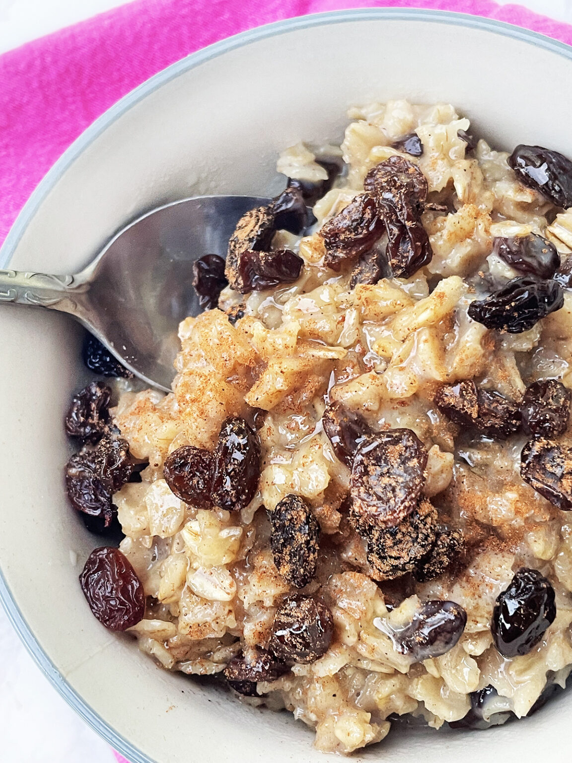 Raisin and Spice Oatmeal Recipe - Done in minutes! - Easy Breakfast Ideas